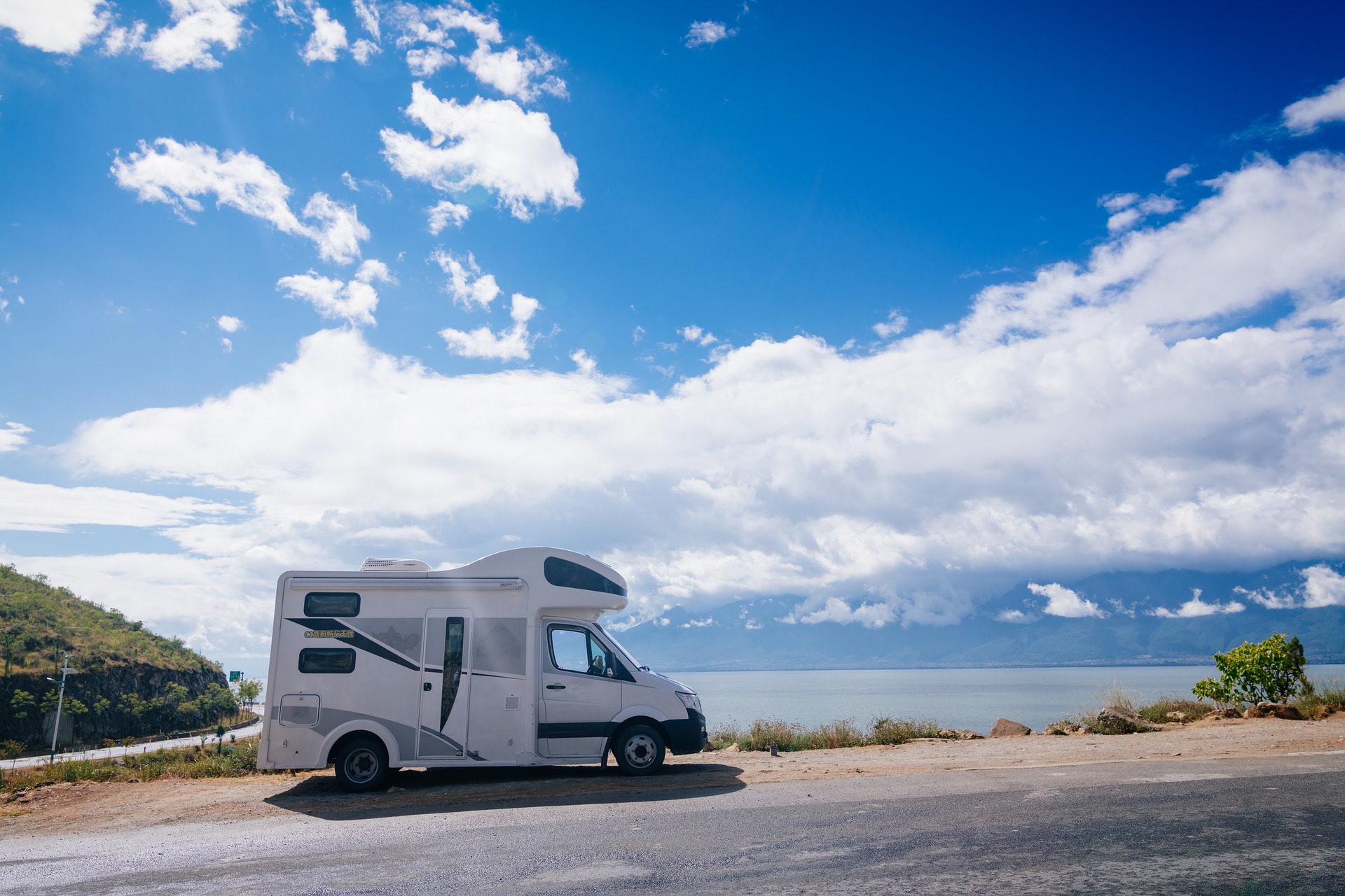 What should I look for on the RV's exterior | Kirkland Rv Sales
