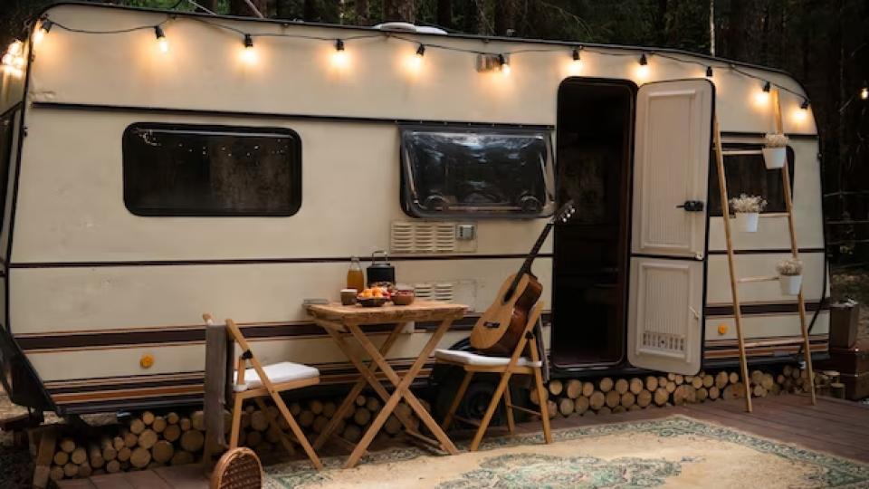 What should I look for on the RV's exterior? | Kirkland RV Sales