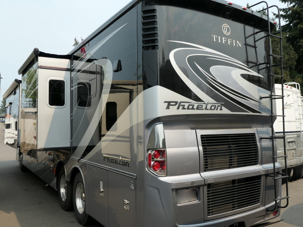 2016 Allegro PHAETON 44OH Bus by Tiffin Motorhomes, 1-1/2 Baths, 4 ...